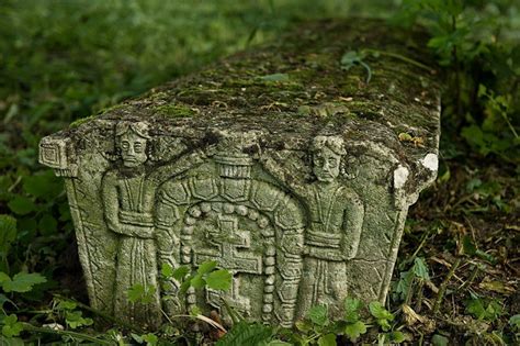 Надгробная плита Пикабу