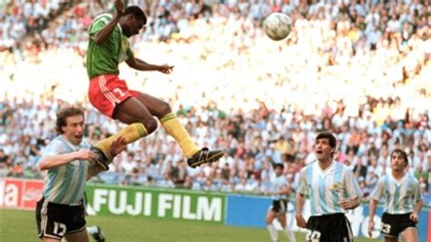 Mondiale 1990 En Italie Le Saut De François Oman Biyik Qui Donna La