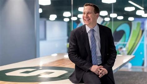 Еврейский бизнесмен покупает две известные баскетбольные команды за рекордные 4 миллиарда