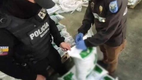 Policía Nacional Decomisó Más De Media Tonelada De Droga En Un Puerto