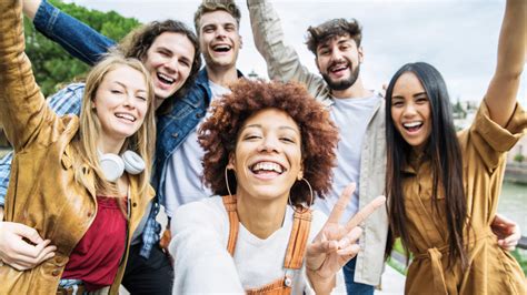 How To Coexist With Someone In Your Friend Group Who You Just Dont Get Along With