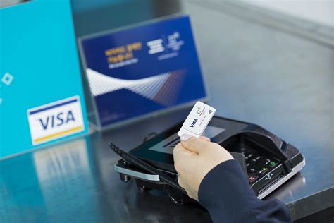 Visa представляет новые платежные аксессуары для болельщиков, которые ...
