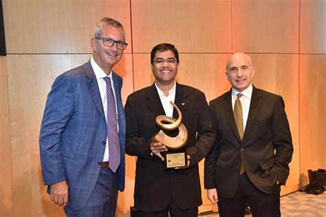 Raghuveer Prasad On Linkedin Global Marketing Excellence Award Gmea Trophy Presented To Me