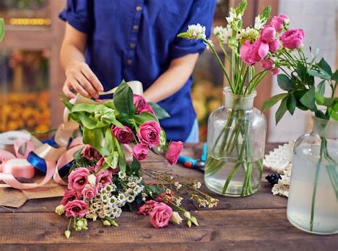 Как правильно ухаживать за срезанными цветами чтобы они простояли как можно дольше Полезные