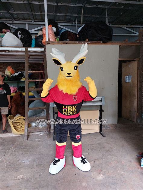 Liburan Natal Bersama Kostum Maskot Rusa Yang Lucu