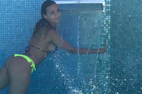 Luciana Abreu Mostra O Rabo Nas Redes Sociais