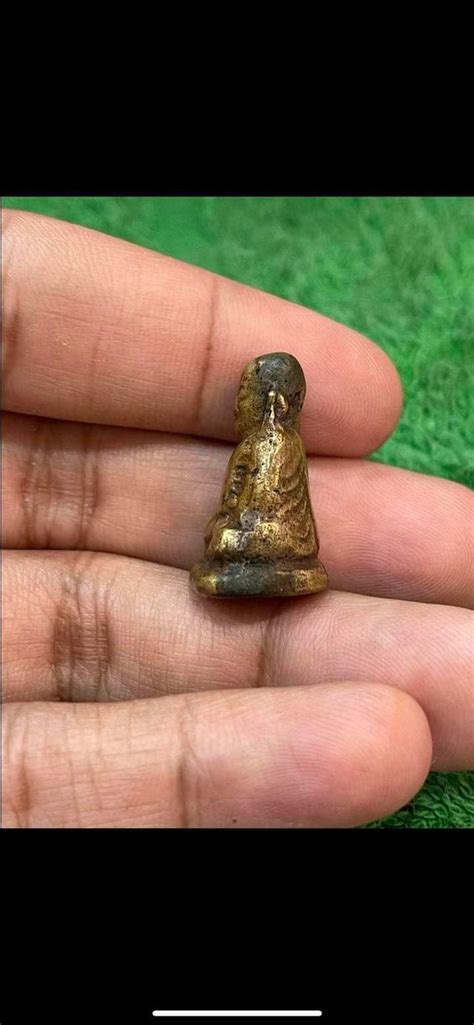 หลวงพ่อเงิน Ennxo