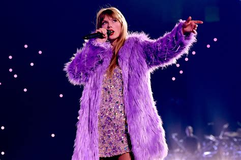 Taylor Lautner Reflects On Taylor Swift Kanye West 2009 Vmas Moment