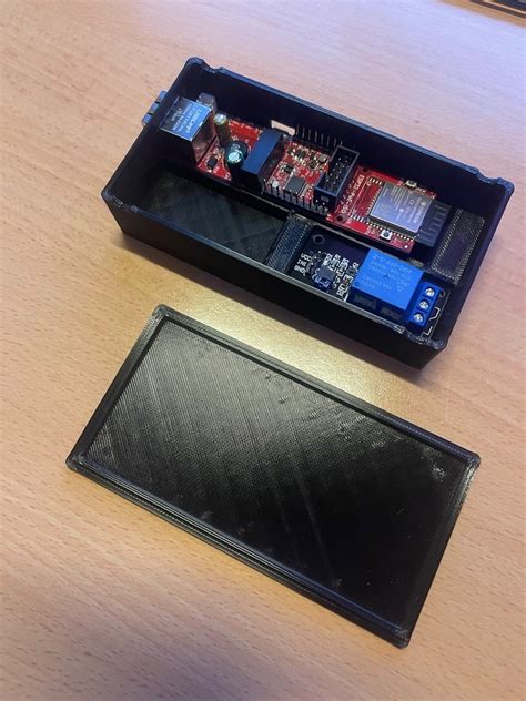 Free Stl File Case And Lid For Esp32 With Relays 🔌・object To Download
