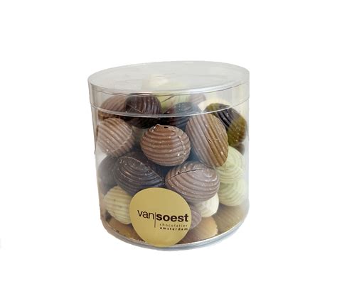 Koker Gevuld Met Assortiment Massieve Eitjes Van Soest Chocolatier