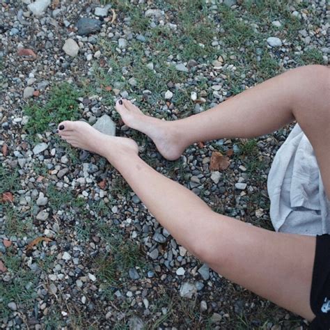 Naomi Scott Feet