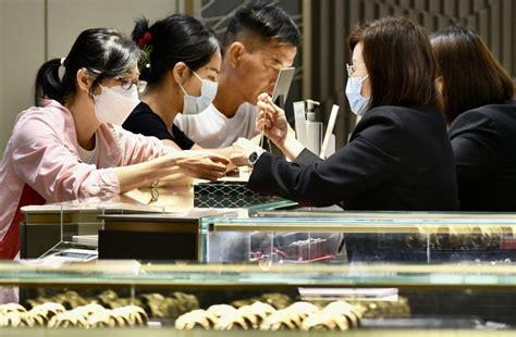 本港5月零售總銷貨價值跌115 網上銷售價值按年升逾兩成 政府：惠港措施應有助零售業 星島日報