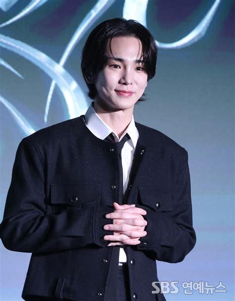 [e포토] 샤이니 키 돌아온 아이돌 하트