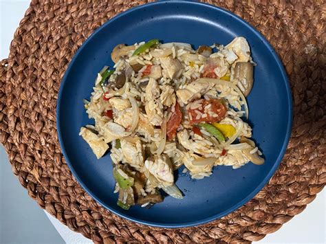Random Chicken And Veggie Stir Fry Rice I Know I Ate Rice All Day Lol But Its Only Today