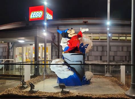New Build Your Own Custom Minifigure At The Lego Store At Disney