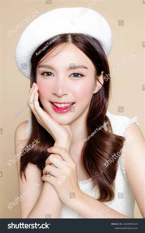 Korea Model Glow ภาพสต็อกปลอดค่าลิขสิทธิ์และรับสิทธิ์ใช้งานได้กว่า 319 รายการ Shutterstock