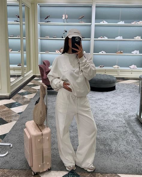 Image Of Ella Cervetto