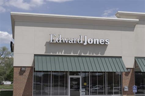 is edward jones a fiduciary wealthtender