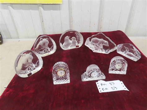 5 Crystal Displays 3 Clocks