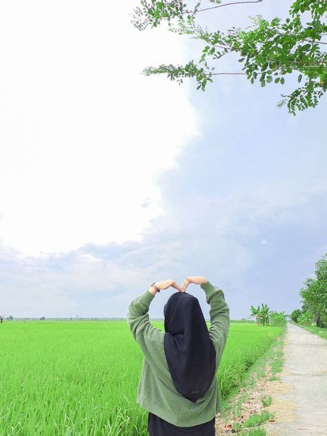 Foto Cewe Dari Belakang Aesthetic