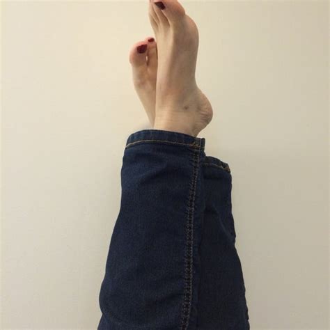 Victoria Mills Feet