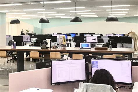 정부 청사에 최초로 ‘노트북 기반 자율좌석형 사무실 운영