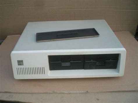 Vintage Ibm 5150 Pc Desktop Computer 8088 2 Floppy Drives 1981735935