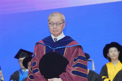 【表彰貢獻】獲澳科大頒授榮譽社會科學博士學位 梁振英籲港澳青年努力成為聯繫祖國與世界的「友好使者」 焦點新聞 港人講地