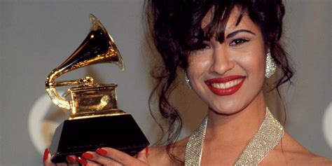 Selena Quintanilla Biography Singer Grammy Winner