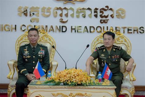 ឯកឧត្តម នាយឧត្តមសេនីយ៍ វង្ស ពិសេន អនុញ្ញាតឲ្យគណៈប្រតិភូ កងទ័ពជើងគោកហ្វីលីពីនចូលជួបសម្តែងការគួរសម