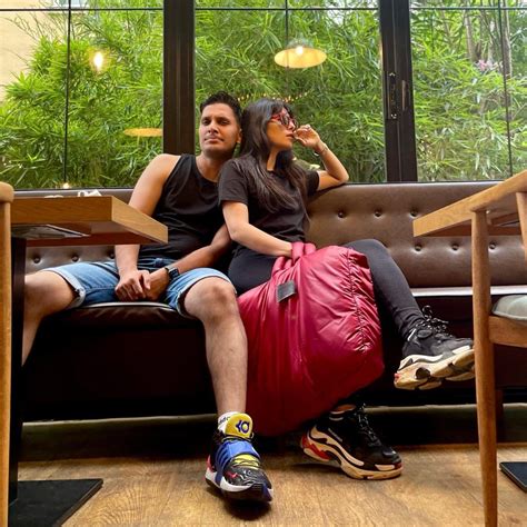 Fans Heated Debate As Ayeza Khan And Her Brother Caught In Controversy