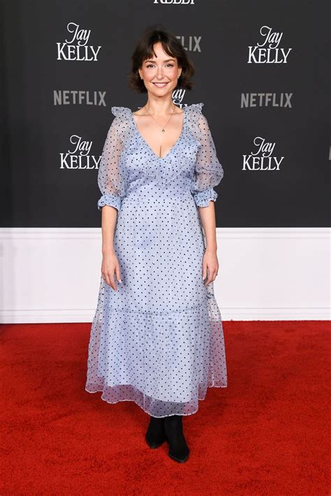 The Atandt Girl Is Gone Milana Vayntrub Stuns In A Dress That Hugs Every Single Curve 12thblog