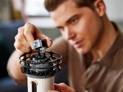 לגו מגדלור ממונע 21335 LEGO ישראל