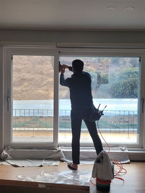 경북 경산 반곡리 전원주택 건물 유리창 썬팅 거실 베란다 발코니 창문썬팅 열차단 자외선차단 외부시선차단 사생활보호 눈부심감소 단열 결로감소 아파트 주택썬팅 대구 경북전지역