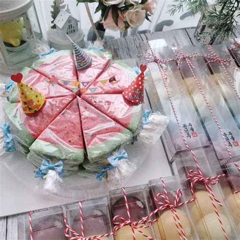 달콤스토리 💓 수박모양의 쫀득한 설기🍉 💓 수박설기를 케이크형태로 만들어드렸어요 💓 거피팥과 앙금이