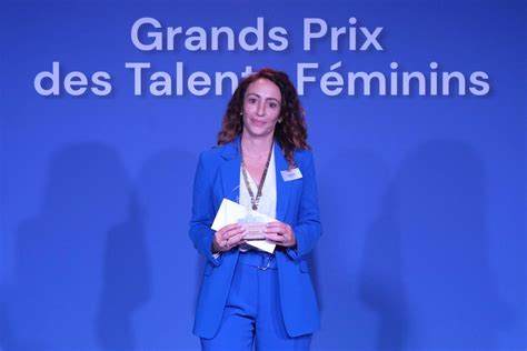 Julie Khaski A été élue Talent Féminin De Lannée Dans La Catégorie Dette Privée Par France