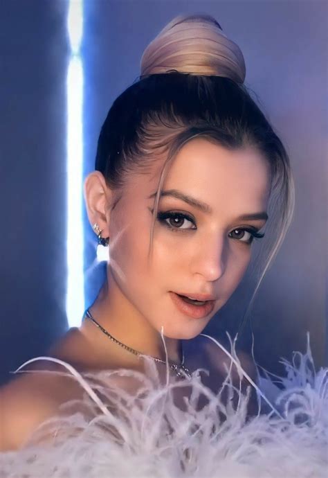 Юлька Шпулька | Beautiful dresses for women, Beautiful eyes, Beauty