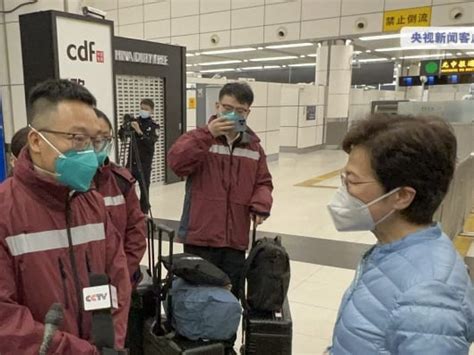 四名內地專家下午抵港協助本港分析疫情 特首到場迎接 港澳發布