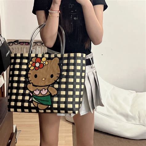 现货夏威夷黑皮手工kitty编织手提包少女菜篮子辣妹凯蒂收纳包包 Kitty編織包 三麗鷗卡通菜籃子 Hello Kit 蝦皮購物