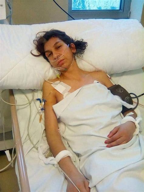 თორნიკე 10 წლის „დედიკოს თავში „კიბოს ბომბი“ აქვს წყეული სიმსივნე ისე სწრაფად იზრდება