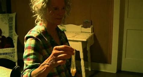 Мама дрочит сыну чтобы добыть его сперму инцест помогла сыну кончить мать подрочила