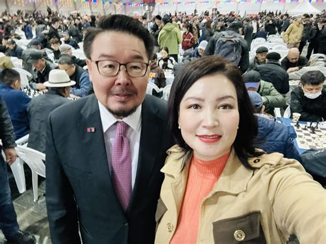 Баяртулгын Сэмжидмаа 💕Олон Улсын гэр бүлийн өдрийн мэнд хүргэе💕 Гэр бүл гэдэг нь хайр халамж