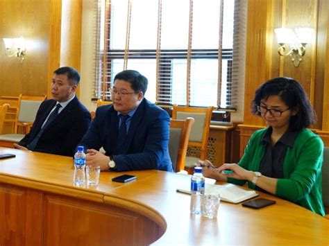 ХЗДХ ийн сайд Б Энхбаяр ХЭҮК ын гишүүдийн төлөөлөлтэй уулзлаа