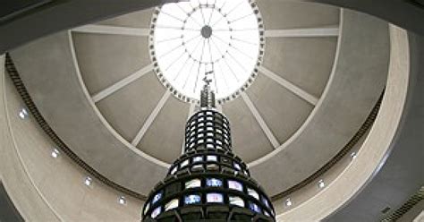 백남준의 다다익선 4년 만에 재가동 6개월간 시험운전