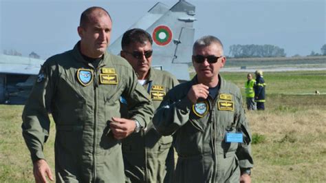 Ген Румен Радев подаде рапорт за напускане на армията Новини бг