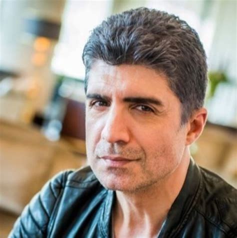 Големи проблеми за Йозджан Дениз в Турция Актьорът сипе огън и жупел За Жената