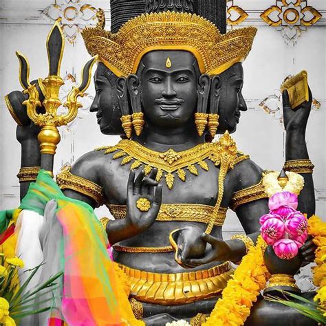 5 สถานที่ดลบันดาล ขอพรเรื่อง ความรัก