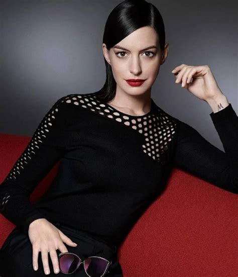 Sleek Straight Anne Hathaway Hairstyles K Fashion