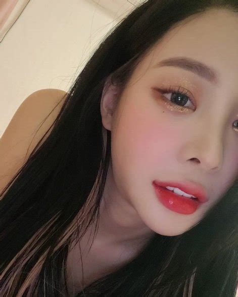 뽐뿌 아프리카티비 Tv Bj탱글다희 도톰한 입술까지 섹시한 초근접 셀카 예쁨주의