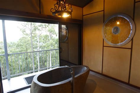 Treehouse One With Stone Bath Tree House Accommodation On The Gold Coast